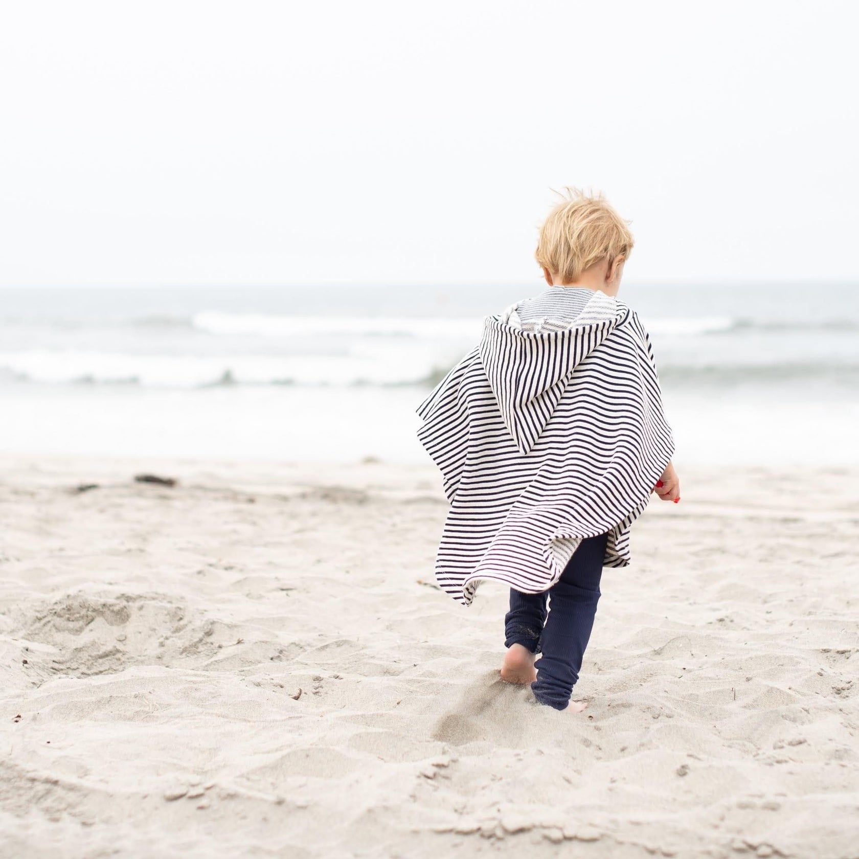 The Beach Poncho Sewing Pattern | Isee fabric